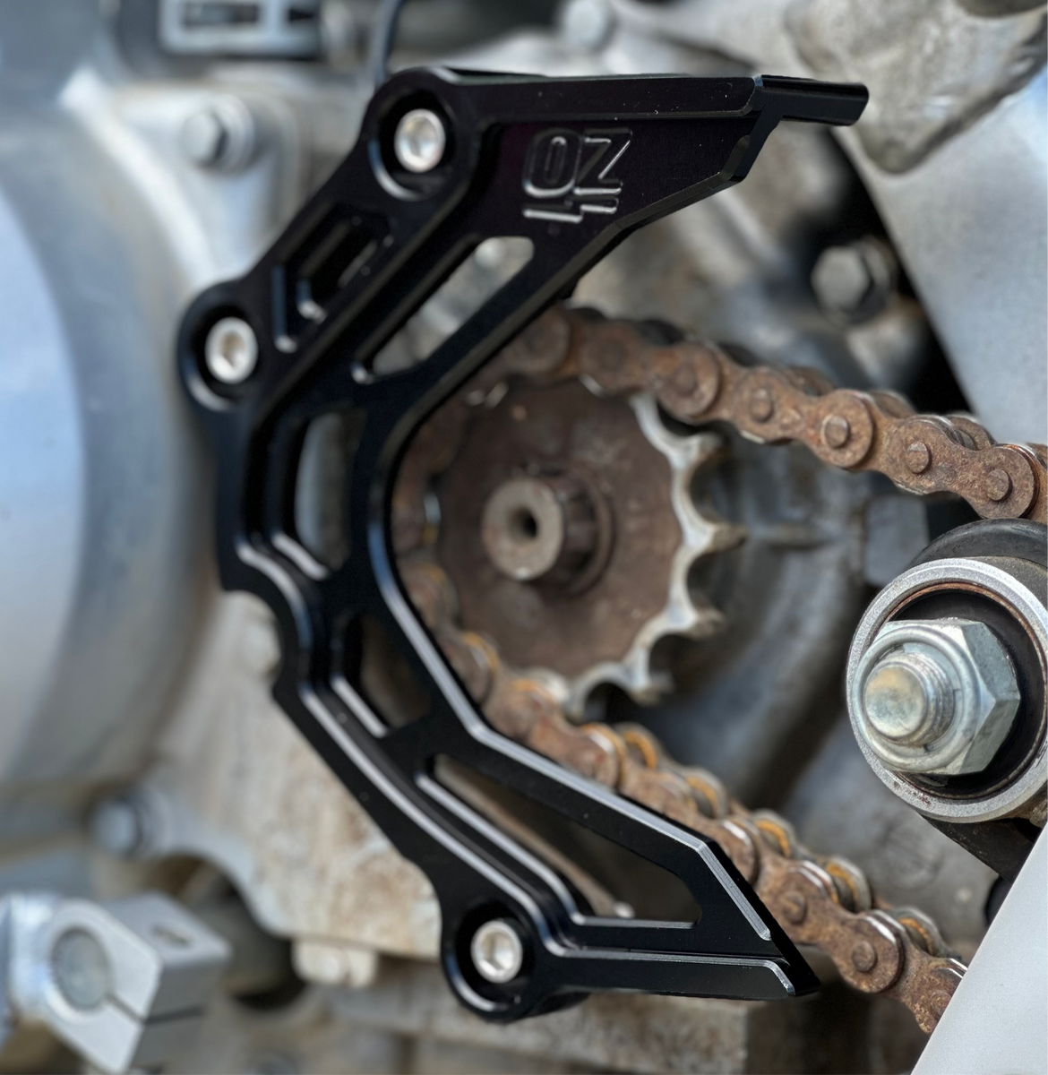 OZMINIS KLX110/L SPROCKET GUARD - BLACK – Ozminis Motorsport